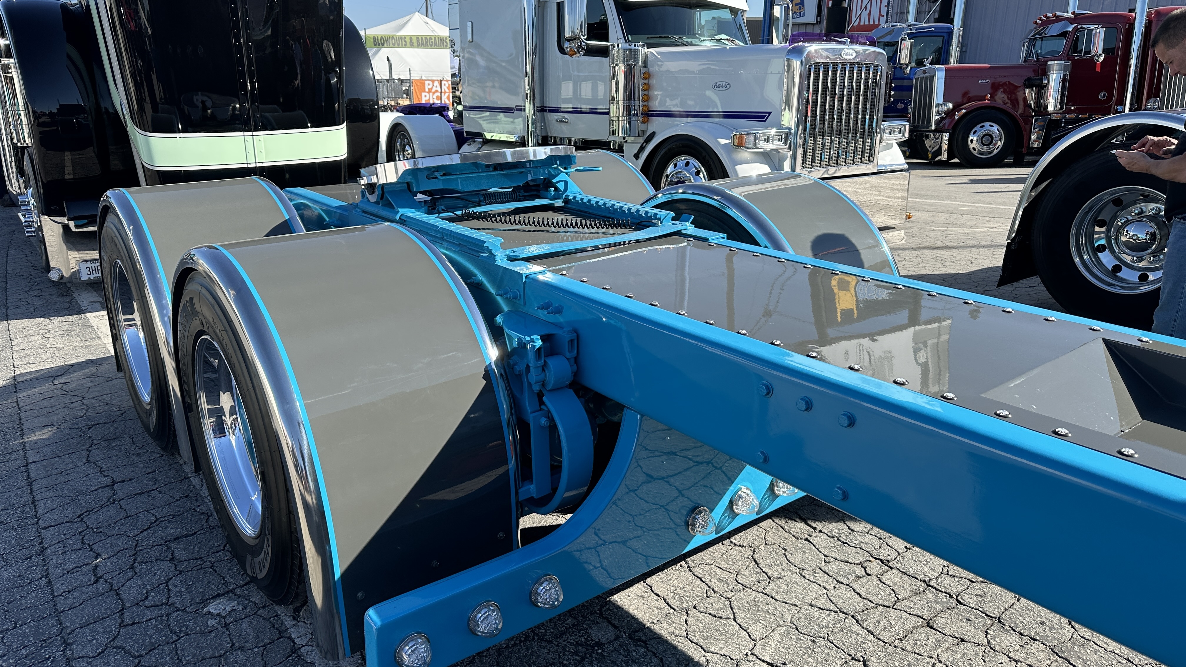 Missouri equipment dealer's incredible 2016 Peterbilt 389 custom build ...