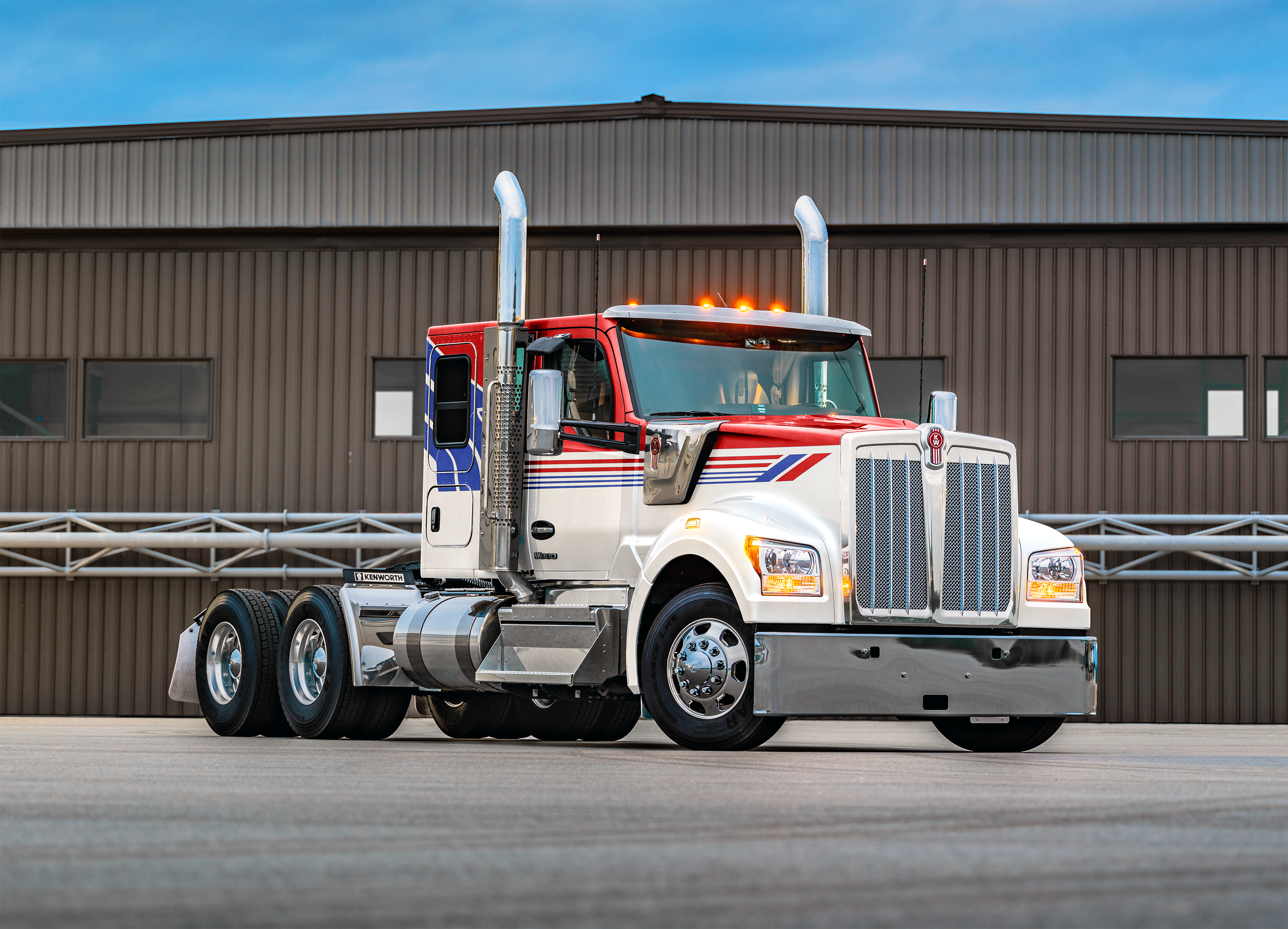 Kenworth celebrates America's 250th with reimagined 'TourAmerica' paint ...